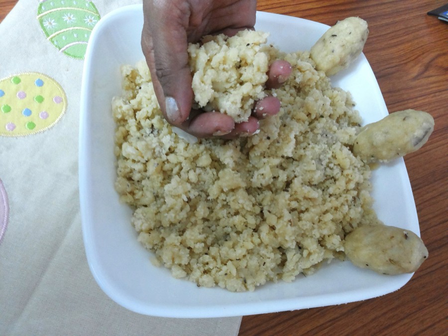 Khajuria/Thekua (sweets from Bihar) – Indian Cooking Manual