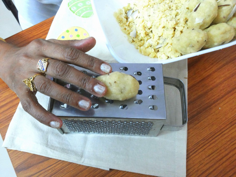 Khajuria/Thekua (sweets from Bihar) – Indian Cooking Manual