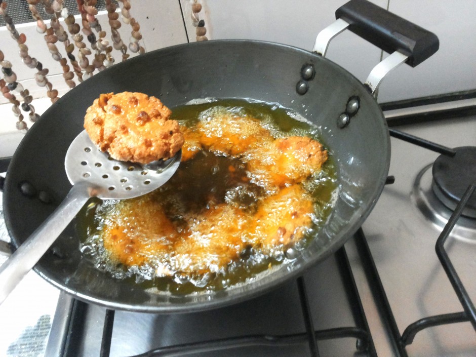 Khajuria/Thekua (sweets from Bihar) – Indian Cooking Manual