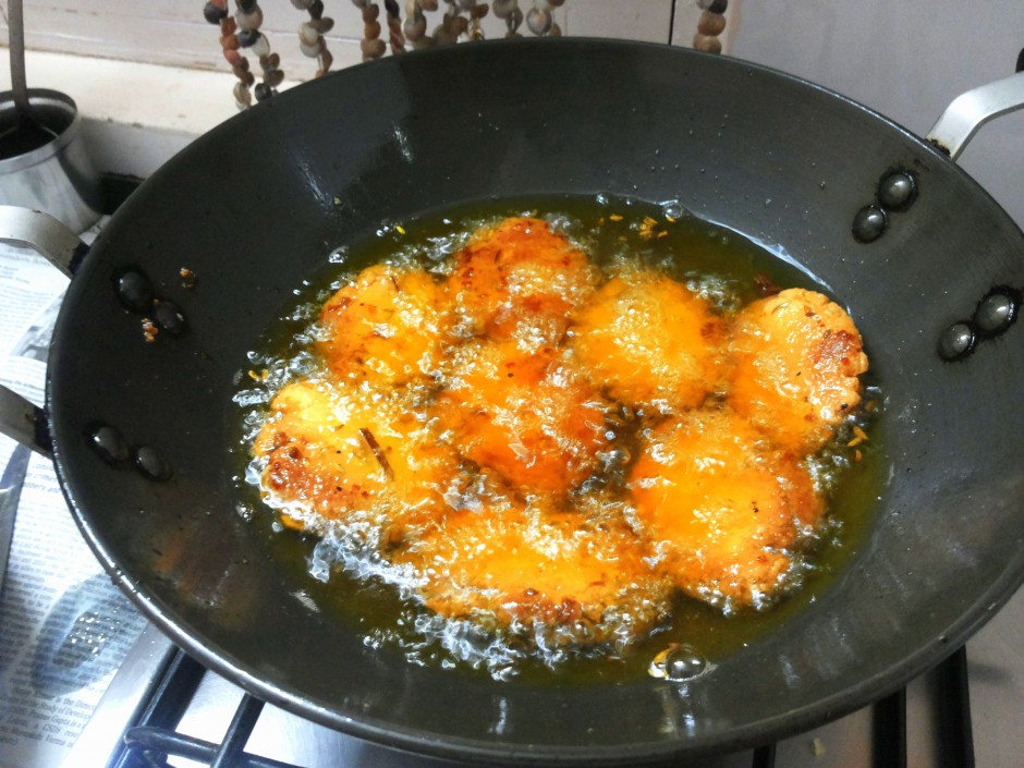 Khajuria/Thekua (sweets from Bihar) – Indian Cooking Manual