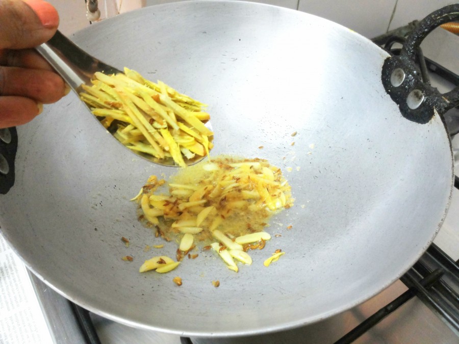 Raw/fresh turmeric sabji – Indian Cooking Manual