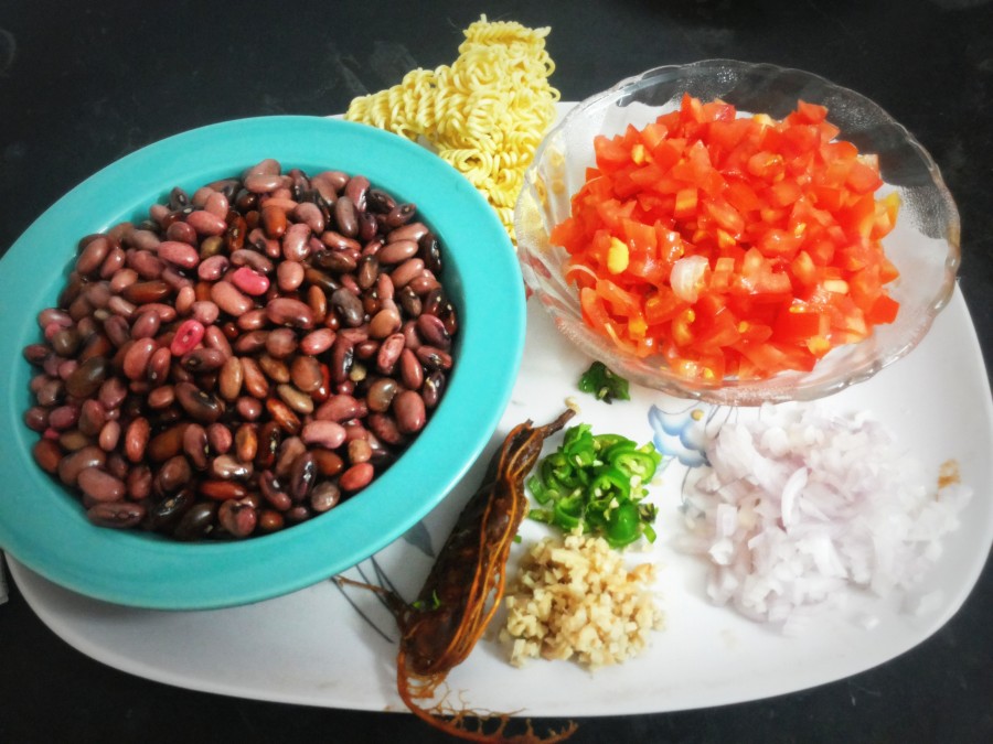 Fresh green Rajma (Red beans) with noodles – Indian Cooking Manual