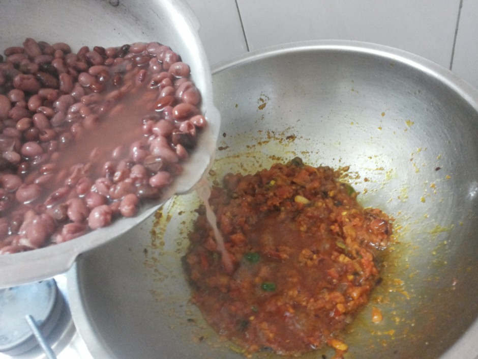 Fresh green Rajma (Red beans) with noodles – Indian Cooking Manual