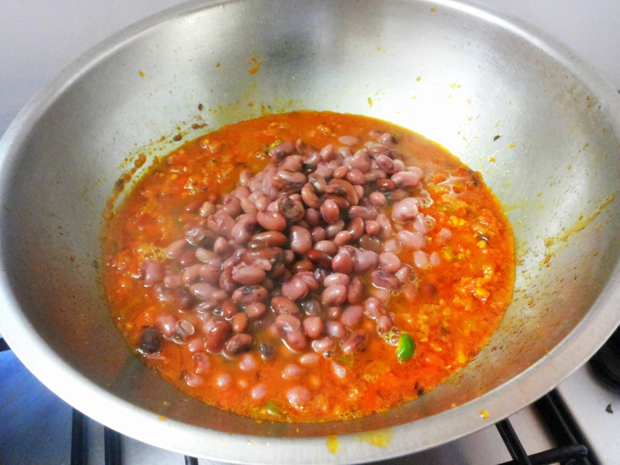 Fresh green Rajma (Red beans) with noodles – Indian Cooking Manual