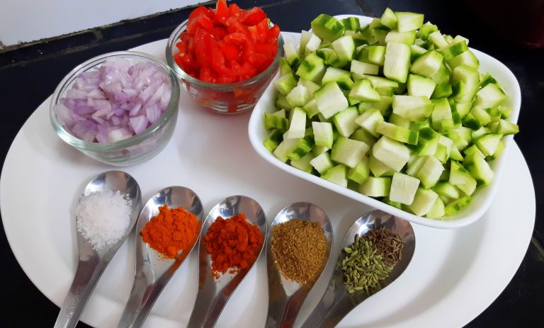 Ridge Gourd with Tomato – Indian Cooking Manual