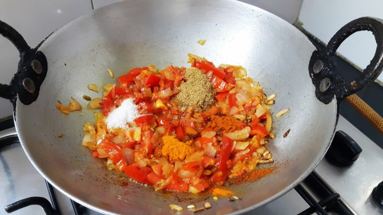 Ridge Gourd with Tomato – Indian Cooking Manual