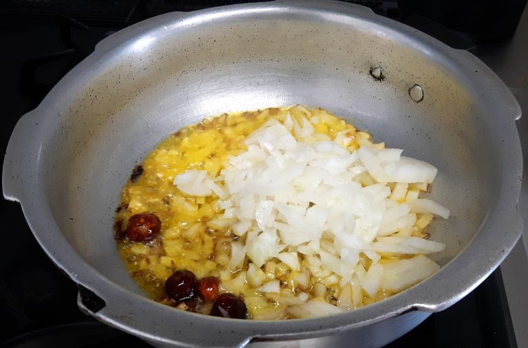 Ghughani dry (Black Chick Peas/Bengal Gram) dry – Indian Cooking Manual
