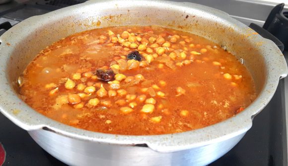 Ghughani dry (Black Chick Peas/Bengal Gram) dry – Indian Cooking Manual