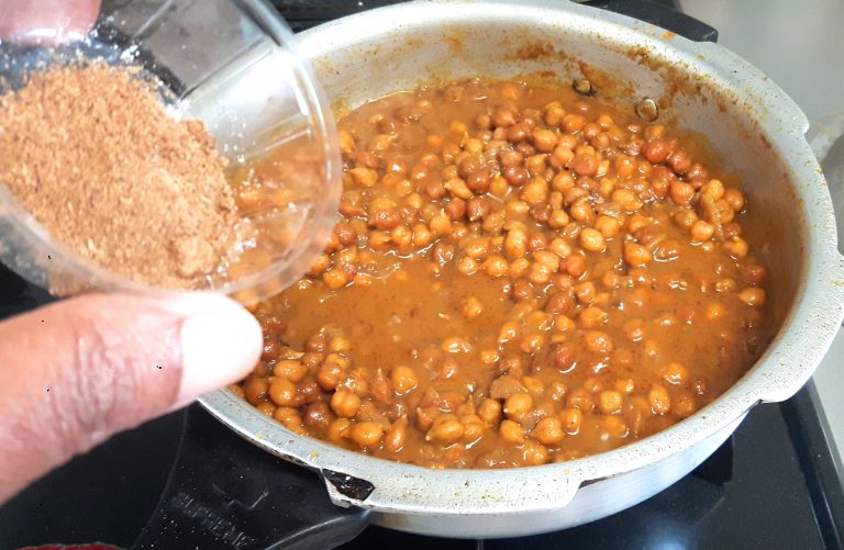 Ghughani dry (Black Chick Peas/Bengal Gram) dry – Indian Cooking Manual