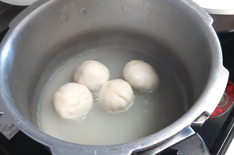 Stuffed Pittha/ Bagiya with Poppy Seed – Indian Cooking Manual